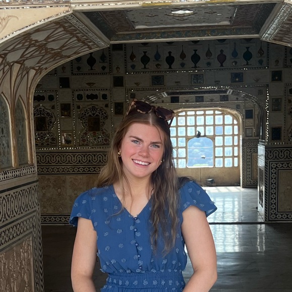 Adalyn's Closet (@adalyn_wilson) | Poshmark